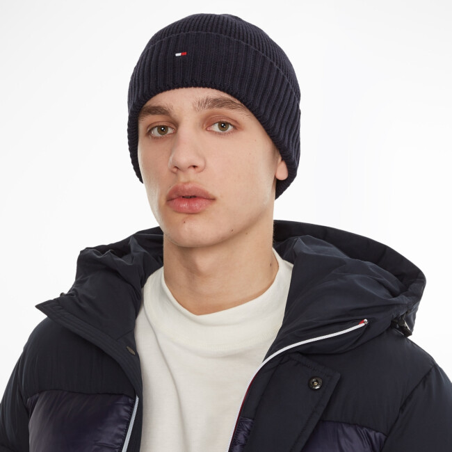 TOMMY HILFIGER MEN'S ESSENTIAL FLAG BEANIE kepurės